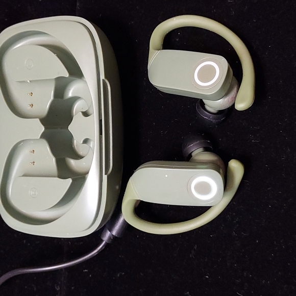 bass jaxx | Headphones | Bass Jaxx Agility Bluetooth Earbuds | Poshmark